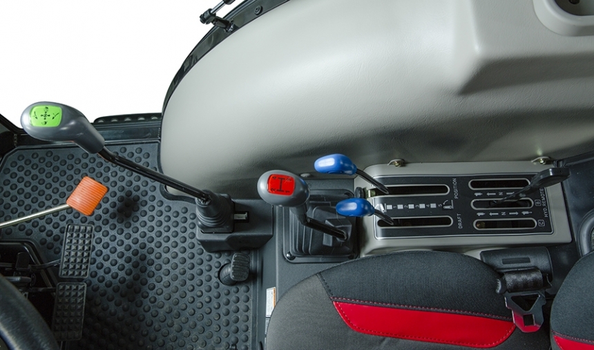 2665_shuttle_cab_raw_studio__levers_2_right_zoom_55 — Traction Mégantic ...